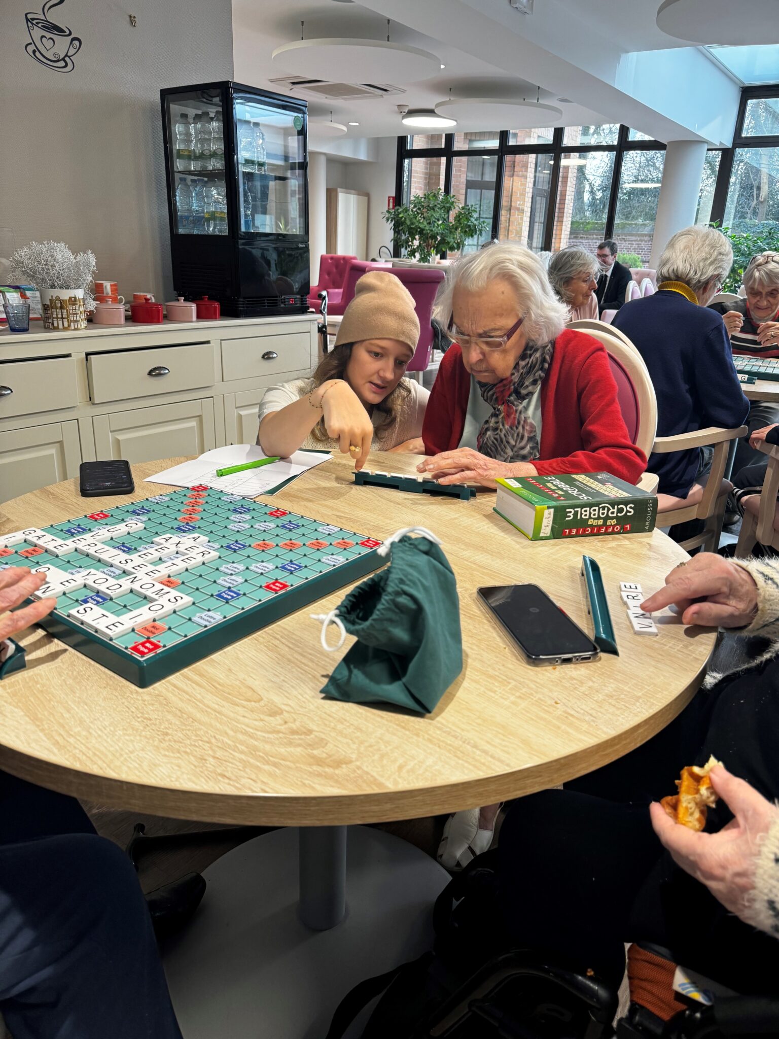 Pourquoi faire des jeux de société en Ehpad ? - Arche